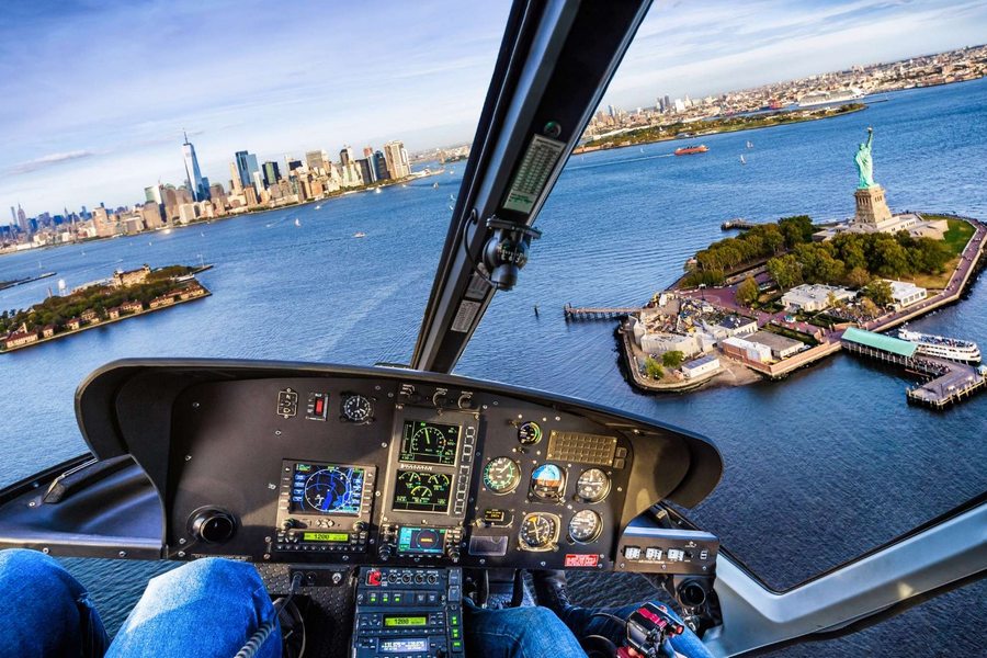 A Gift Like No Other: Helicopter Tour in Dubai - lifeasmrslarson